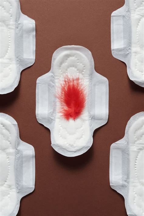 4 Weeks Postpartum Bleeding Whats Normal And Whats Not The Mom