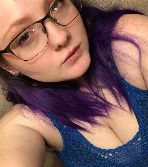 I Honestly Love My Glasses I Feel Weird Without Them Rsfwgirlsinglasses