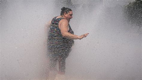 Рекордна за годината жега удари Великобритания Новини бг