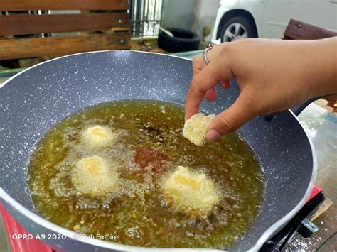 Guna 4 Bahan Sahaja Ini Resipi Bebola Cheese Tarik Crispy Pantang