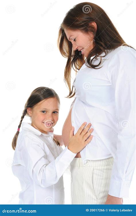 Zwangere Vrouw Met Haar Dochter Stock Foto Image Of Mensen