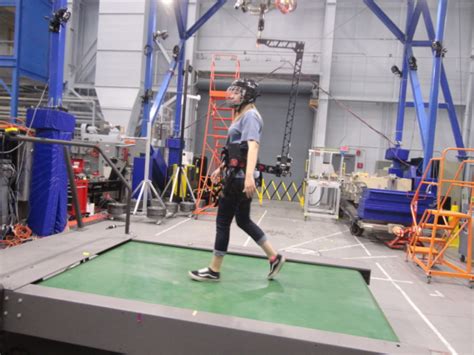 Gait Experiment Using Argos Active Response Gravity Offload System In Nasas Johnson Space