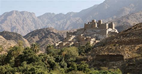 사우디 아라비아 알 바하 Al Baha의 테 아인 Thee Ain 마을은 오래된 고고학 건물이 포함 된 독특한 유적지입니다 사진 Unsplash의 석재 이미지