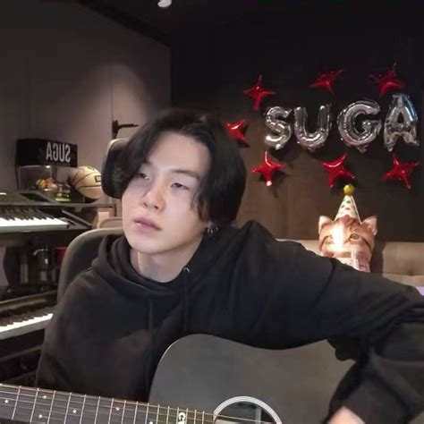 단팥🖤 On Twitter ㅁㅊ 기타 치면서 노래 부르는 윤기