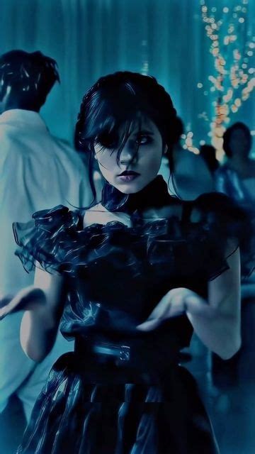 عکس پروفایل ونزدی آدامز؛ جدید، زیبا و متفاوت مینویسم