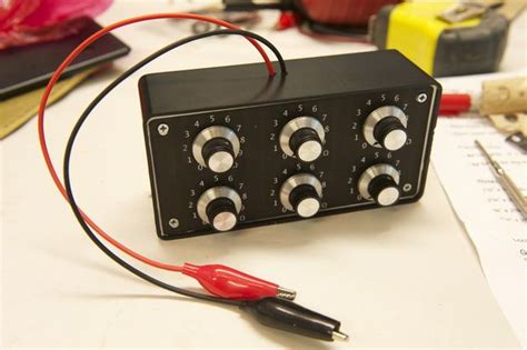 Make A Variable Resistor With 1 Million Settings Electronics Projects Diy Computer Projects