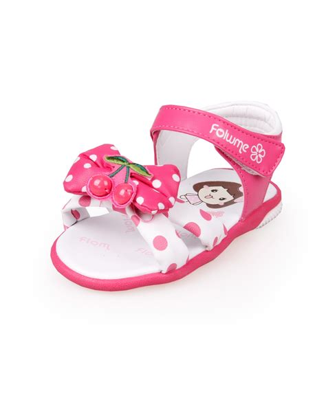 宝宝买凉鞋婴儿布凉鞋宝宝手工鞋子大山谷图库