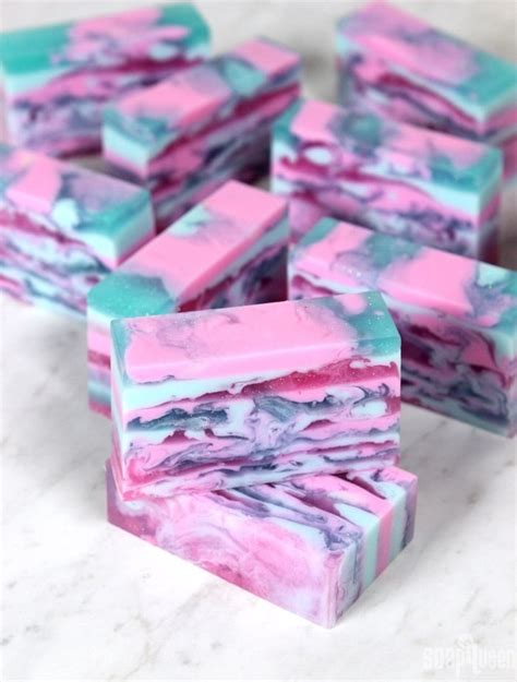 29 Diy Fun And Colorful Melt And Pour Soaps ⋆ Dream A Little Bigger