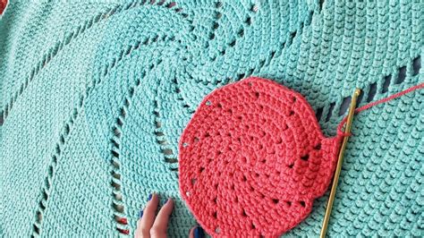 How To Crochet A Blanket In The Round