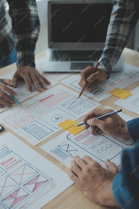 Premium Photo Website Designer Creative Planning Application Development Draft Sketch Drawing