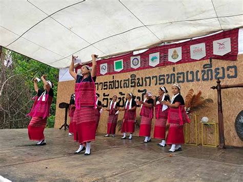 Dvb ထိုင်း မြန်မာနယ်စပ်တွင် ကရင်တိုင်းရင်းသားရိုးရာ ဆင်ပွဲတော်ကျင်းပ ဓာတ်ပုံ