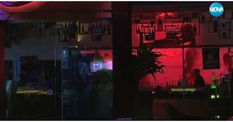 Непълнолетни влизат в дискотека срещу подкуп видео