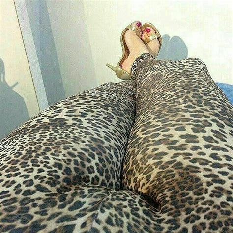 از حجم رون ها و لای پای زنم فقط حرص خوردنش واسه من هست عکس