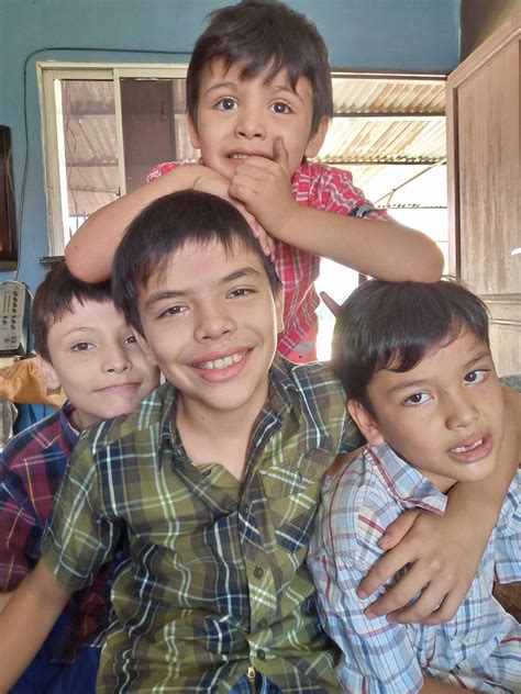 Mi Familia Y Yo Mi Familia Y Yo Added A New Photo
