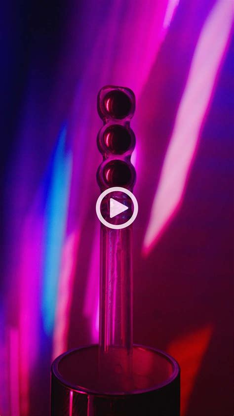 Loréal X Unreal Visual Revitalift Unreal Visual