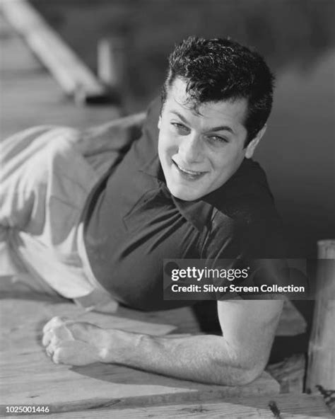 6 223 Tony Curtis Photos And High Res Pictures Getty Images