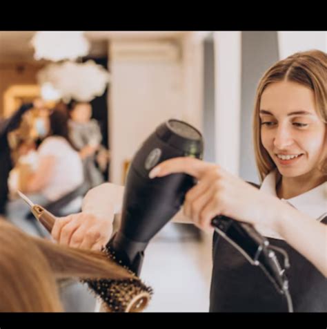 Известен фризьор алармира Престанете Недейте Тази коса може да състари всяка жена За Жената