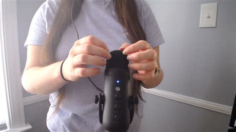 ASMR Natural Finger Nail Tapping and Scratching on Microphone [No Talking] - YouTube