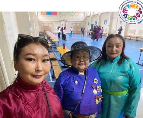 Сонгинохайрхан дүүргийн залуучууд сонгуульдаа үндэсний хувцсаараа ижилсэж оролцож байна · Dorgio Mn