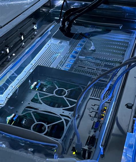 서버 발열 통째로 담그면 됩니다 전자신문