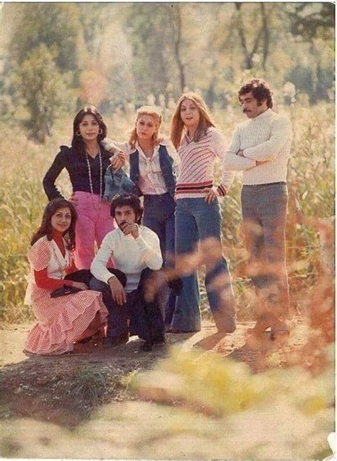 Jamshid از راست هوشنگ کریمی خبرنگار و شهین رضایی و شهره و روحی ساوجی و داریوش و لیلا فروهر