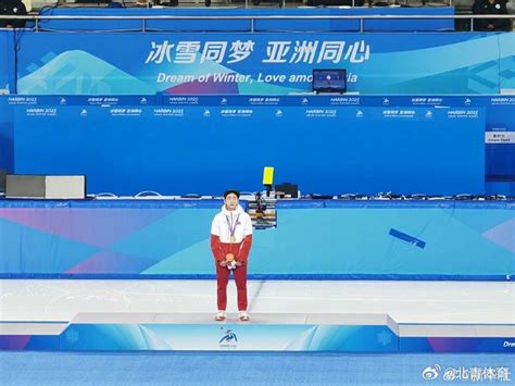骄傲！林孝埈登上最高领奖台领奖台亚冬会金牌新浪新闻