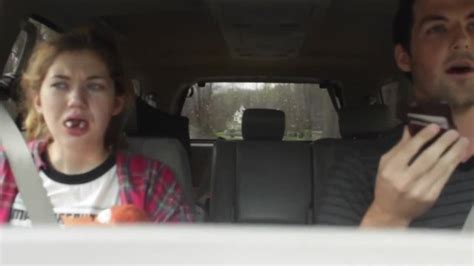 Video Estos Hermanos Convencen A Su Hermana Menor De Que Hay Una