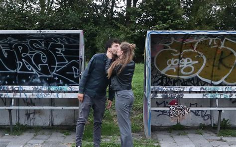 Tjalling Kust Ilse Tijdens Verstoppertje In Franeker En Rent Daarna Weg Nu Gaan Ze Trouwen Ja