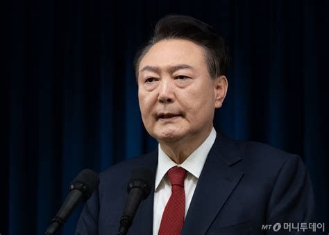 헌정사상 세번째 대통령 탄핵 소추…노무현·박근혜 탄핵과 다른 점은