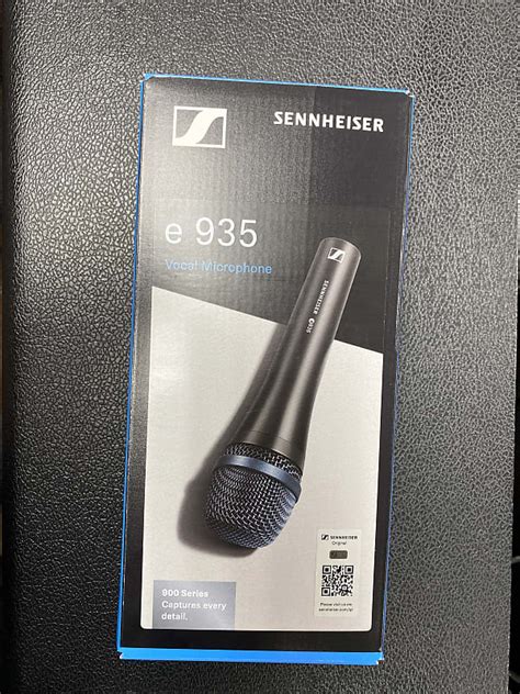 Sennheiser e935 Handheld Cardioid Dynamic Vocal Microphone | Reverb