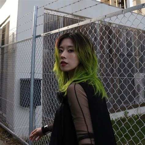 Miki Miki O Threads Say More