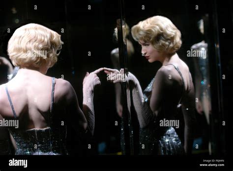 Dec 10 2002 Chicago Il Usa Renee Zellweger As Roxie Hart In The