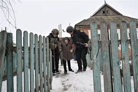 As War In Ukraine Continues See How Everyday Life Endures