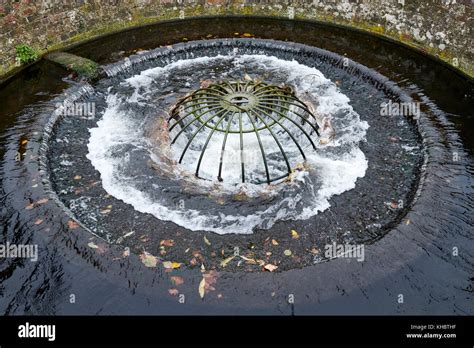 Canal Overflow Staffordshire And Worcestershire Canal South