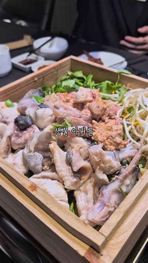 알중 콜독자 떡상 스파이크 가자 엽떡보다 자주 시켜먹는 곳인데 가서 먹으니까 더 맛있네 양 진짜 오지게 많고 먹을때 스트레스 쫙 풀림ㅋㅋ 마라 떡도리탕 풀 토핑