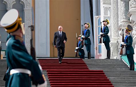 В ЕС пока не решили как ответить на приглашения на инаугурацию президента РФ