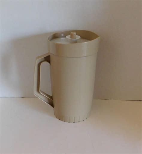 Pitcher Tupperware 2 Quart Beige Etsy