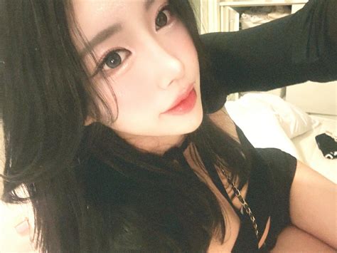 다들 내 이상형이 특이 하다 했는데 난 아기 같이 생긴 사람이 좋은 걸 어떡해 순하게 잘생긴