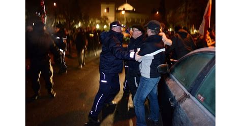 Хиляди блокираха парламента в Полша Снимки