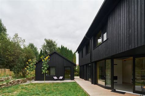 Stunning Shou Sugi Ban Cladding Surrounded By All That Green 🖤🔥🌿