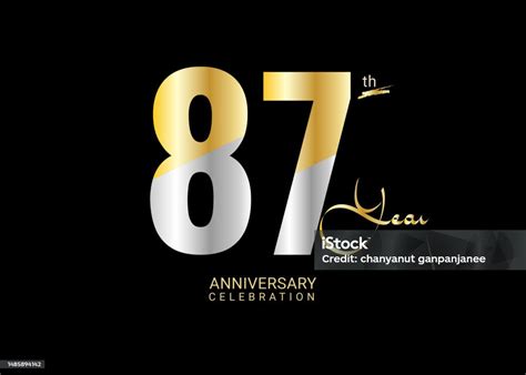 87 주년 기념 축하 금색과 은색 벡터 템플릿 87 숫자 로고 디자인 87 번째 생일 로고 로고 타입 기념일 축하를위한 벡터 기념일 포스터 초대 카드 0명에 대한 스톡 벡터