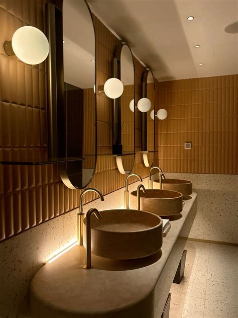 Pin Di Zeynep Joseph Su Intd301 Nel 2025