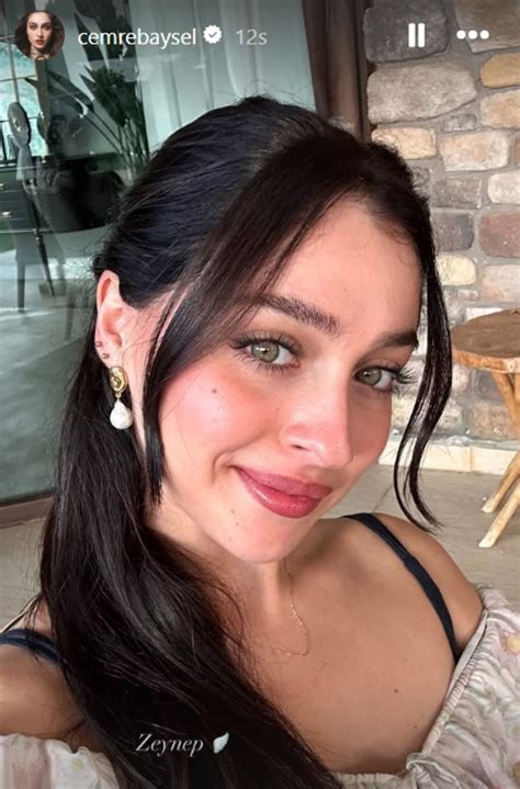 Güller Ve Günahların Yıldızı Cemre Baysel Dizi Için Saçlarını Simsiyah Yaptı Sosyal Medyayı