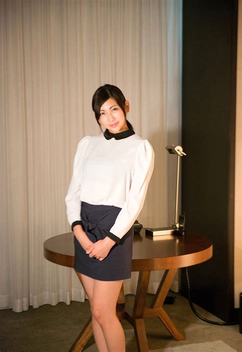 Asian Babes Yuna Shiratori Hot Topless And Hand Bra Pics