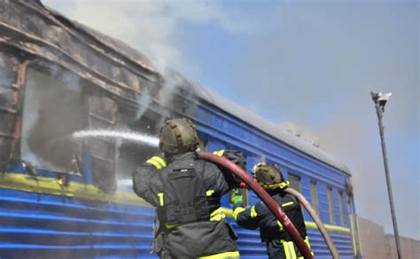 Прибув чітко за графіком в Укрзалізниці розповіли деталі обстрілу потяга «Херсон Львів