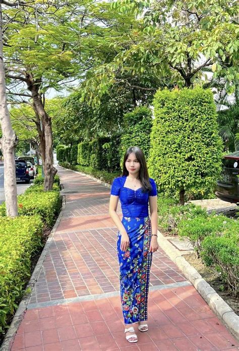 Lin Lin Khant အထည်ဆိုင် သဲသဲလေးဝတ်သလို ပိတ်ဖောက်ပါတိတ် အမိုက်စားလေးကို လိုချင်သောမမများအတွက