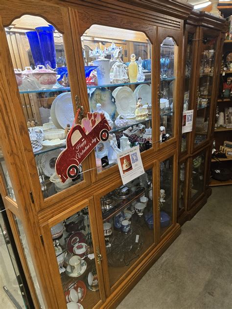 Figurines Farmhouse Finds And Pop Culture Fun Shop 109 Pacific Antiques Mall