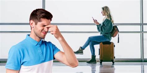 Husband Asks If Hes Wrong For Being 10 Minutes Late To Pick Up His Wife From The Airport