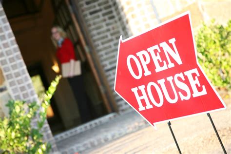 The Hassles Of Hosting An Open House Enlight Homebuyers