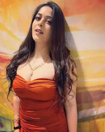 Garima Jain Top 20 Hot Pics And Photo